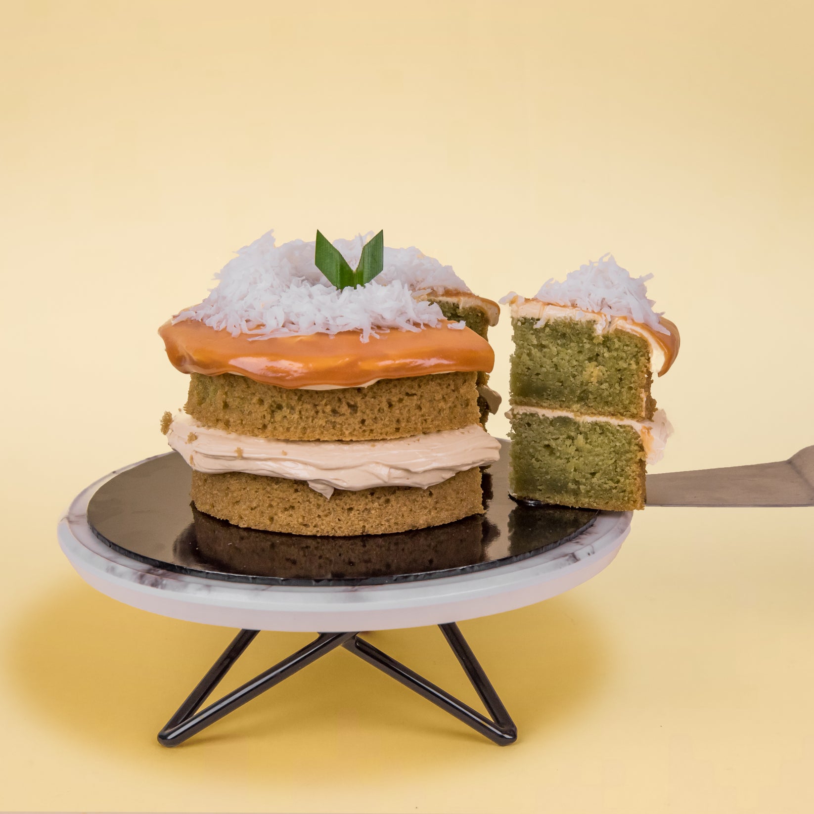 The Locale Pandan Gula Melaka Mini Cake 5 Inch (0.6kg) – Elevete Patisserie